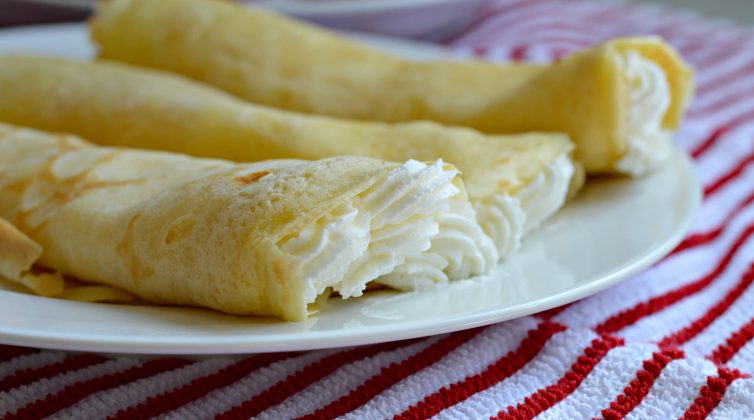 Sweet Crepes with White Chocolate Whipped Cream + 10 Fun Ideas for ...
