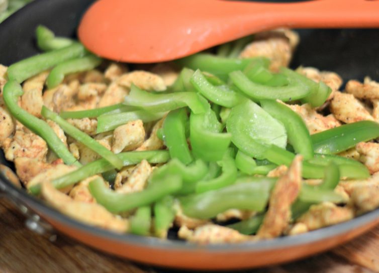 Mini Chicken Fajita Bowls - My Latina Table