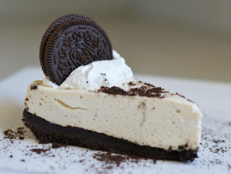 Oreo Cookie Cheesecake (no-bake method) - My Latina Table