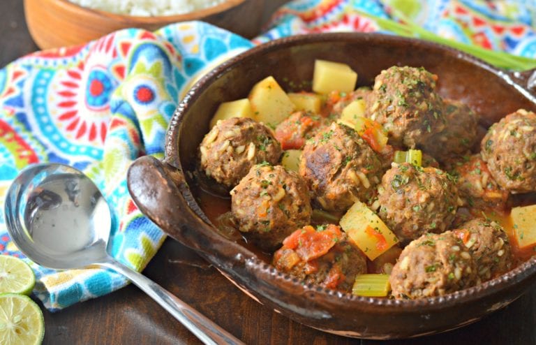 Albondigas Mexicanas en salsa de tomate con Chipotle - My Latina Table